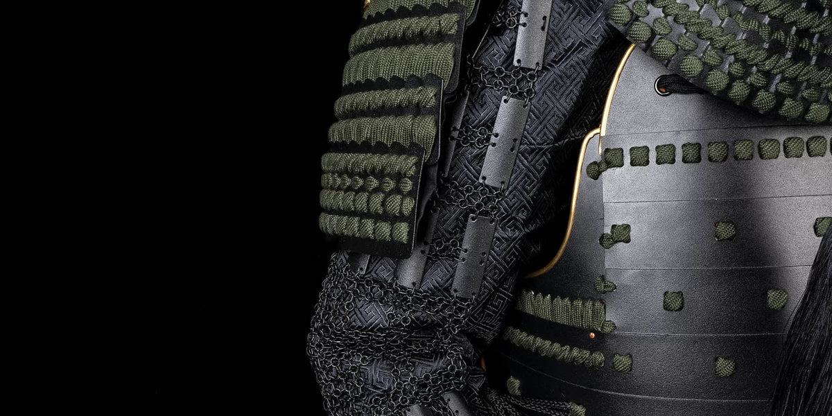 Handcrafted Life-Size Black Sanada Nobuyuki Samurai Armor Yoroi Set ...