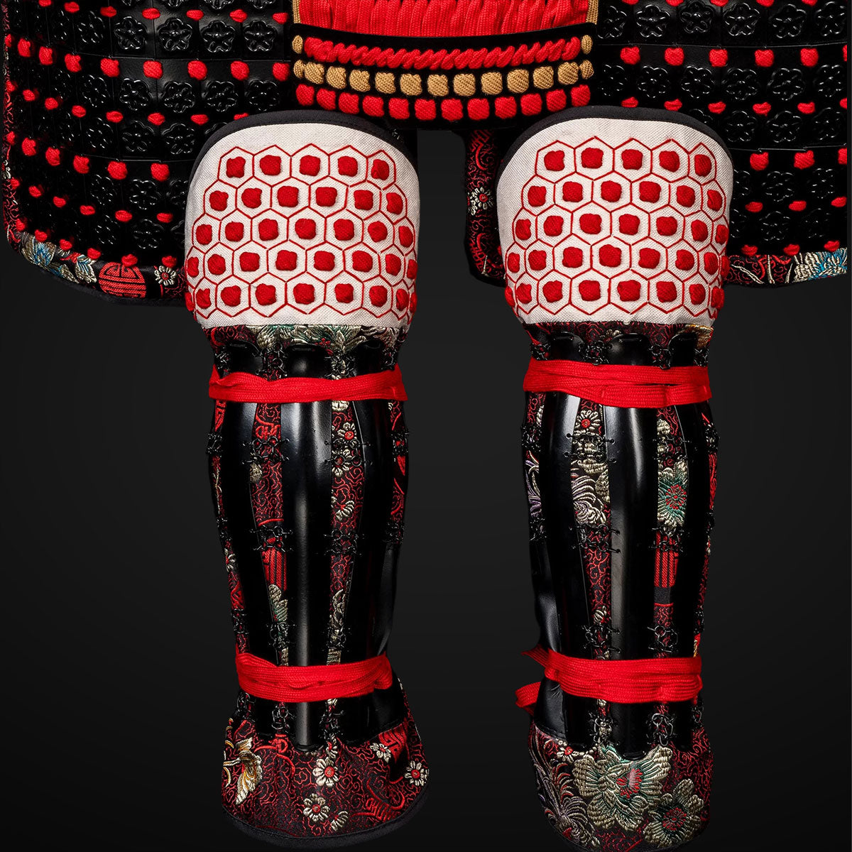 Handmade Oda Clan Red & Black Samurai Armor, Life-Size Yoroi with Helm ...