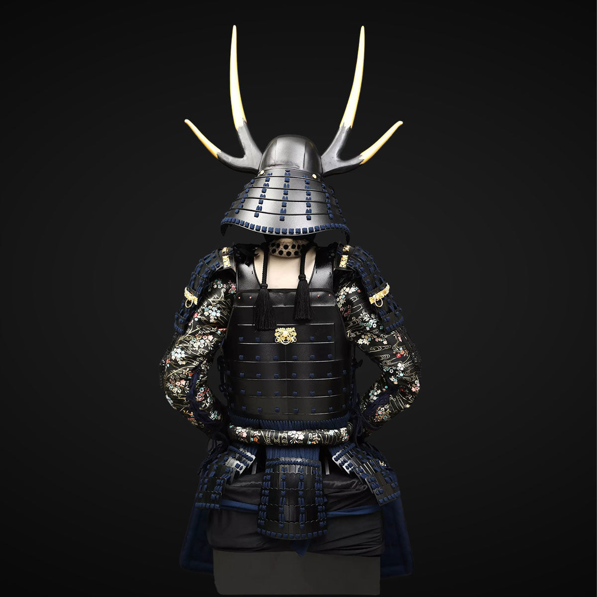 Handmade Life Size Yoroi,Oda Clan Black Samurai Armor with Antlers Hel ...