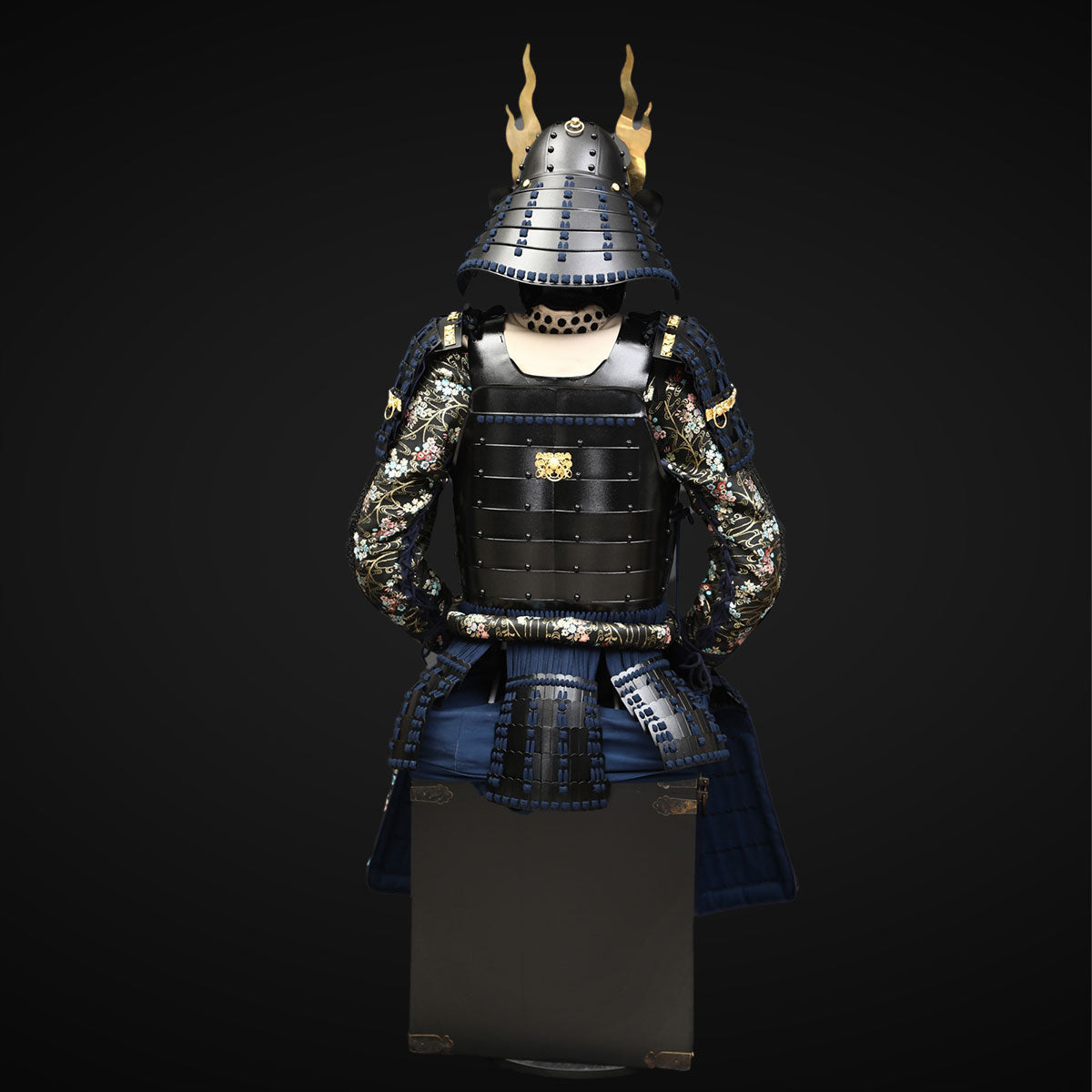 Handmade Life Size Yoroi,Tokugawa Clan Black Samurai Armor with Helmet ...