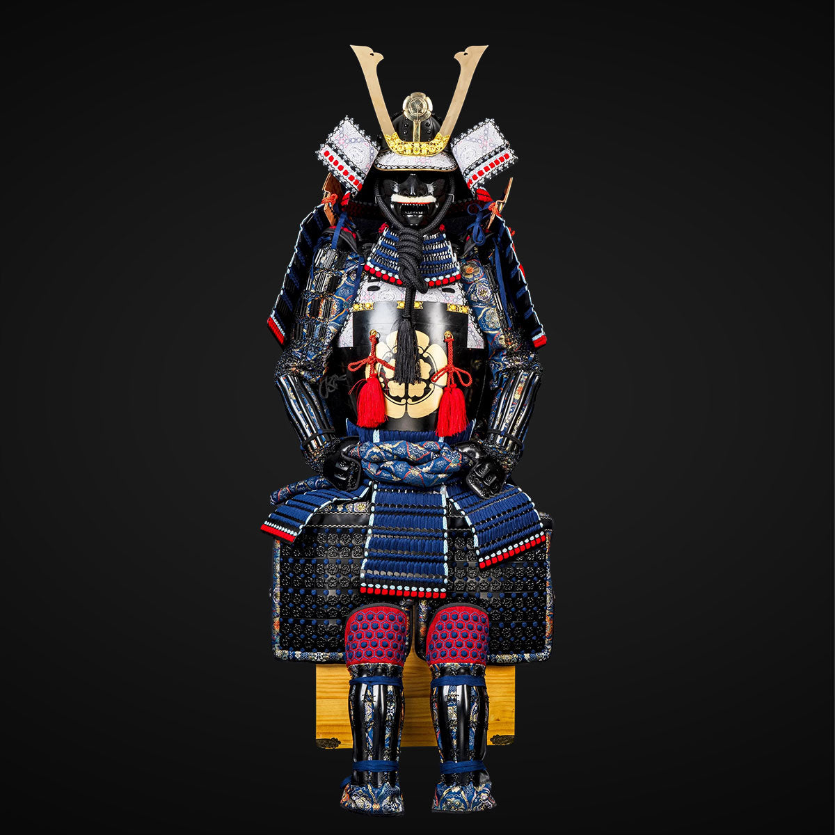 Handmade Life-Size Yoroi, Oda Clan Kachi Blue & Black Samurai Armor ...