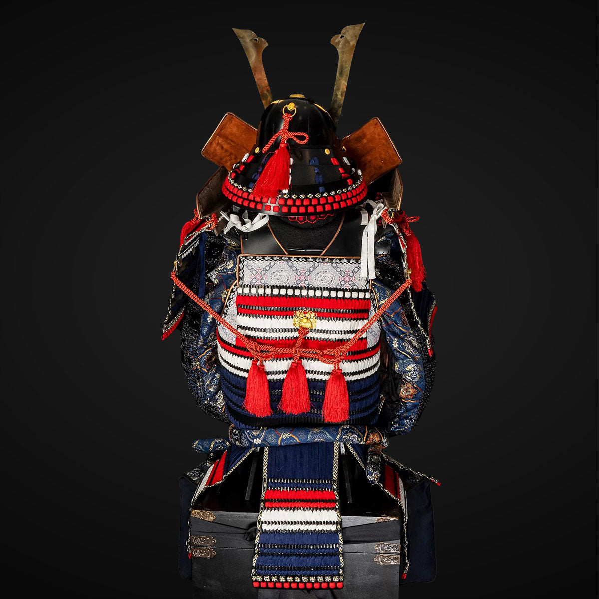 Handmade Life-Size Oda Clan Samurai Armor – Kachi Black & Red Yoroi ...