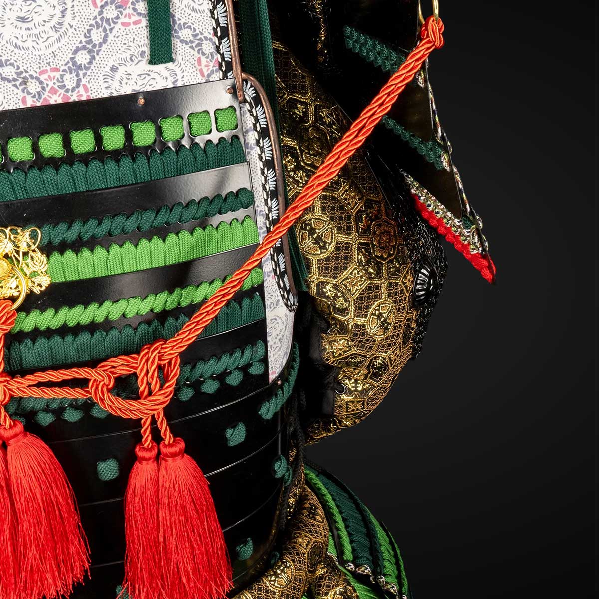 Handmade Life-Size Oda Clan Samurai Armor – Kachi Black & Green Yoroi | COOLKATANA