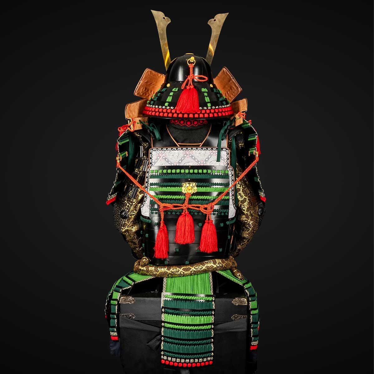Handmade Life-Size Oda Clan Samurai Armor – Kachi Black & Green Yoroi ...