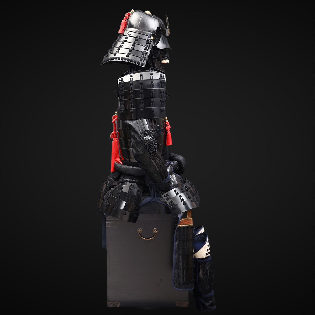 Handmade Life-Size Yoroi Oda Clan Samurai Armor with Black Kachi Helme ...