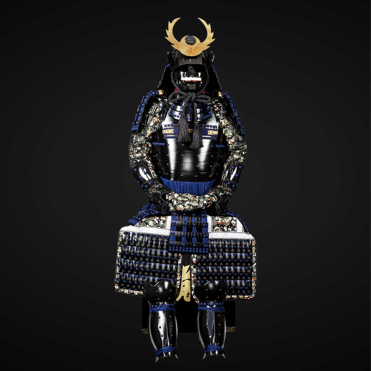 Handmade Life-Size Tokugawa Clan Samurai Armor – Black & Blue Yoroi ...