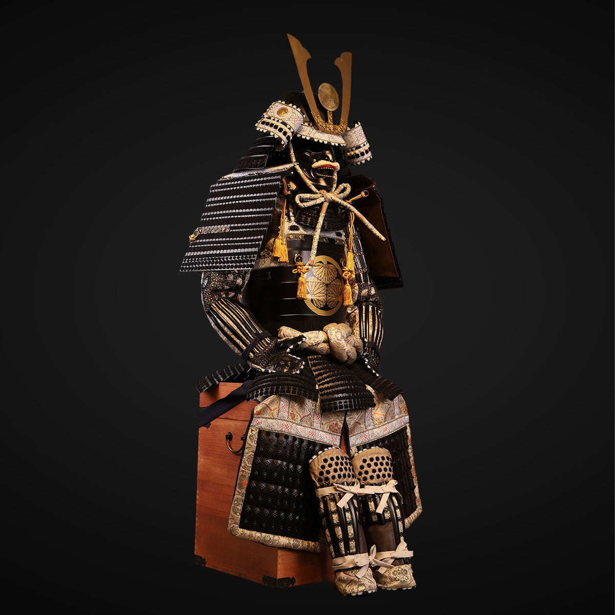 Handmade Life-Size Tokugawa Clan Samurai Armor in Black & White ...