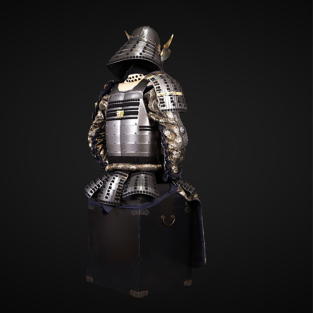 Handmade Life-Size Yoroi Masamune Date Samurai Armor with Crescent Hel | COOLKATANA