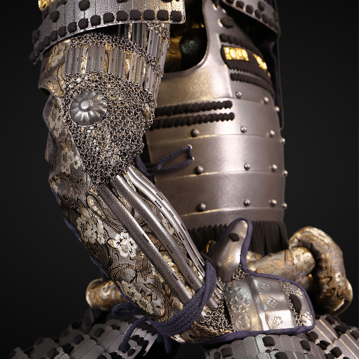 Handmade Life-Size Yoroi Masamune Date Samurai Armor with Crescent Hel ...