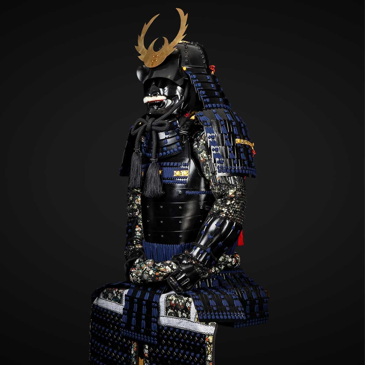 Handmade Life-Size Tokugawa Clan Samurai Armor – Black & Blue Yoroi ...