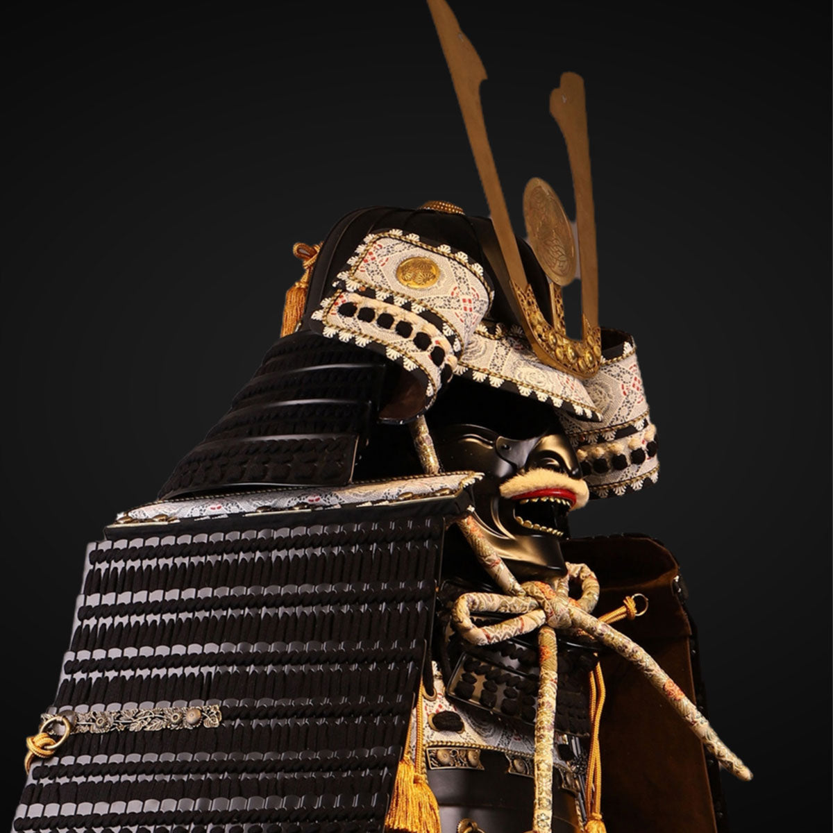 Handmade Life-Size Tokugawa Clan Samurai Armor in Black & White ...