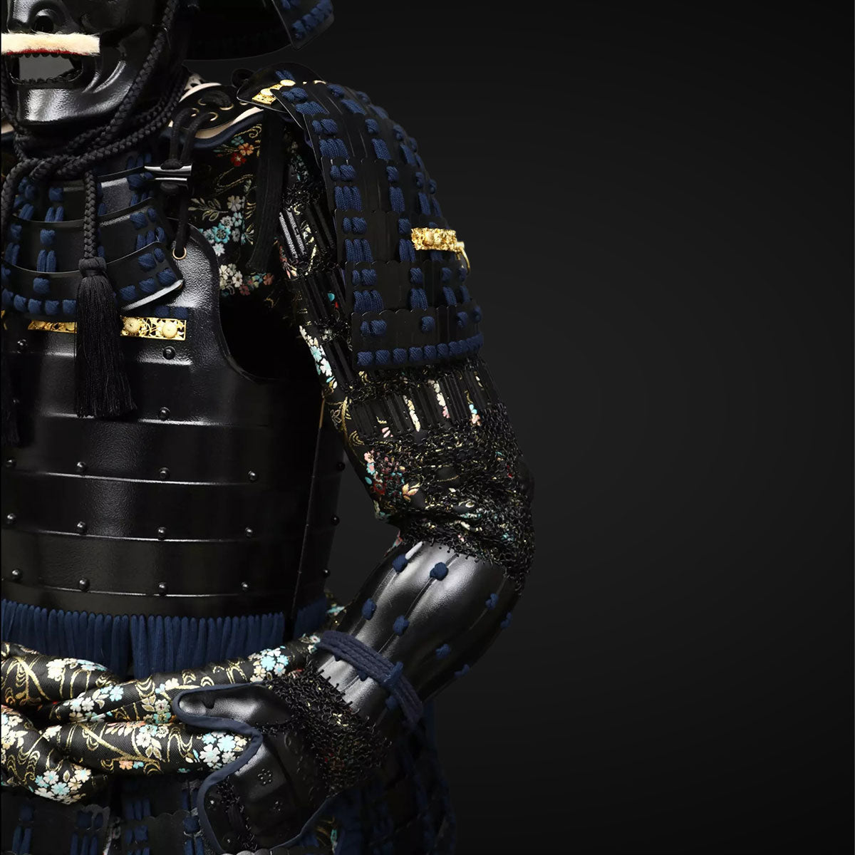 Handmade Life Size Yoroi,Tokugawa Clan Black Samurai Armor with Helmet ...